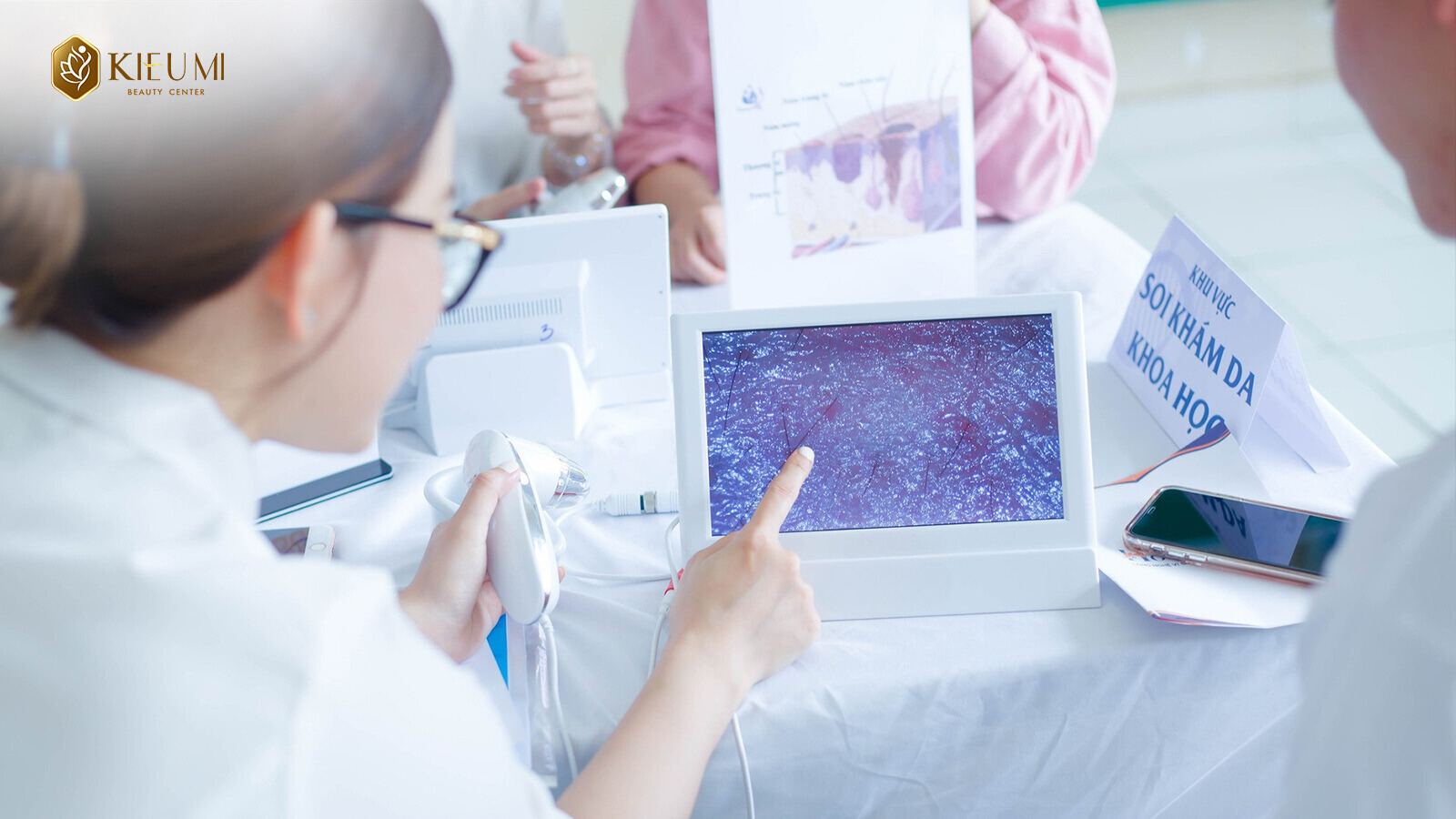 Khám Phá Nguyên Nhân & Phương Pháp Trị Mụn Từ Gốc Tại Kiều Mi Beauty